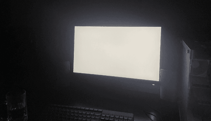 Weißer Bildschirm Online | Zur Beleuchtung, Reinigung Oder Zum Testen ...